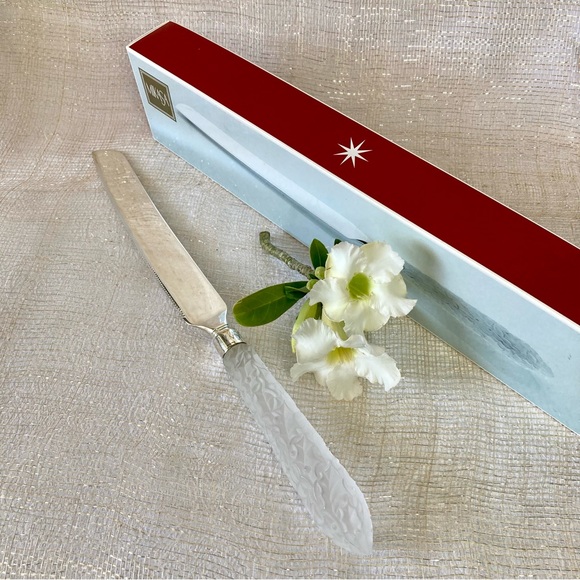 Mikasa | Dining | Mikasa Cake Knife Winter Holly | Poshmark